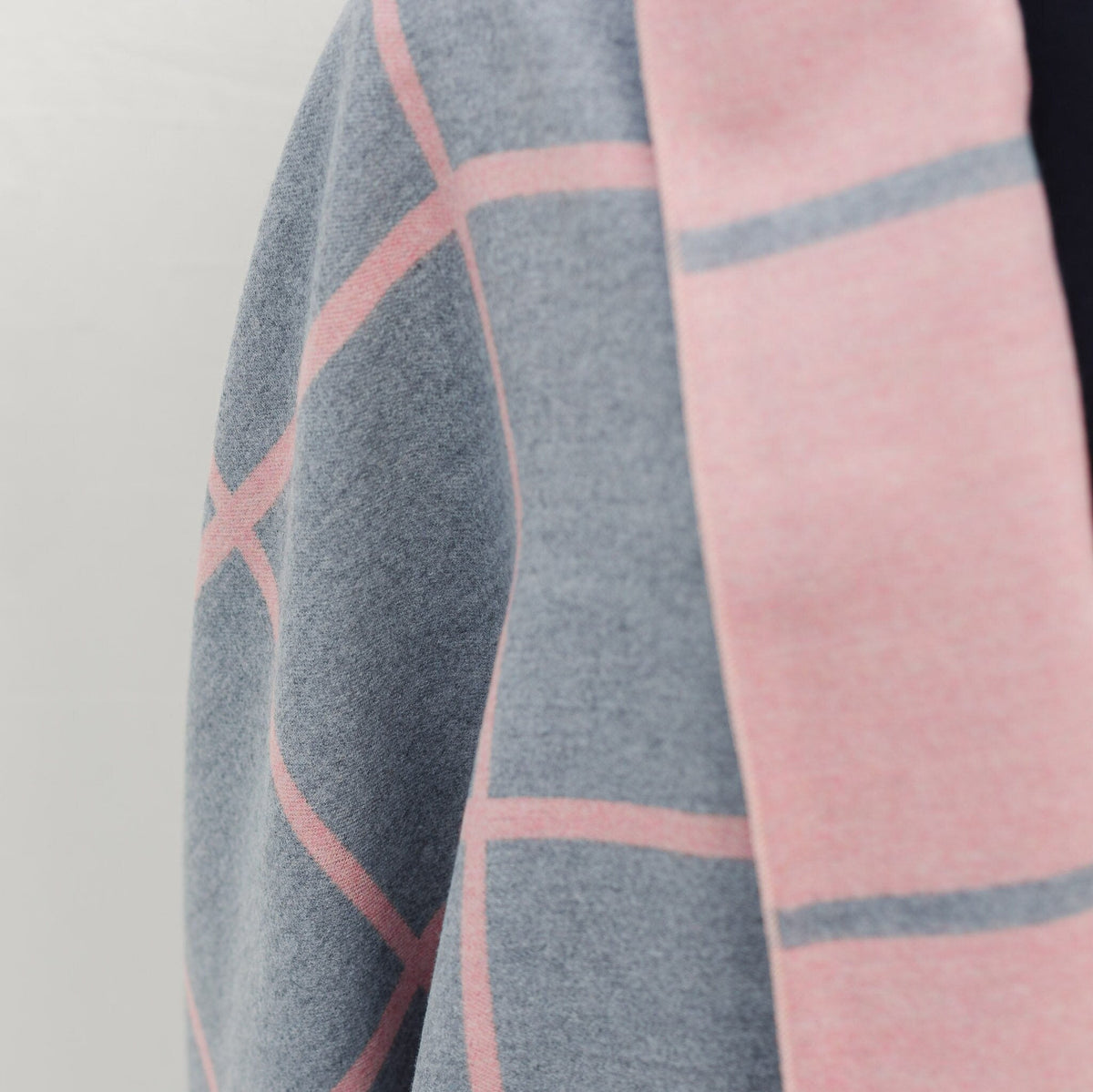 Sini Cashmere Feel Nordic Plush Shawl – Adan Fabrics